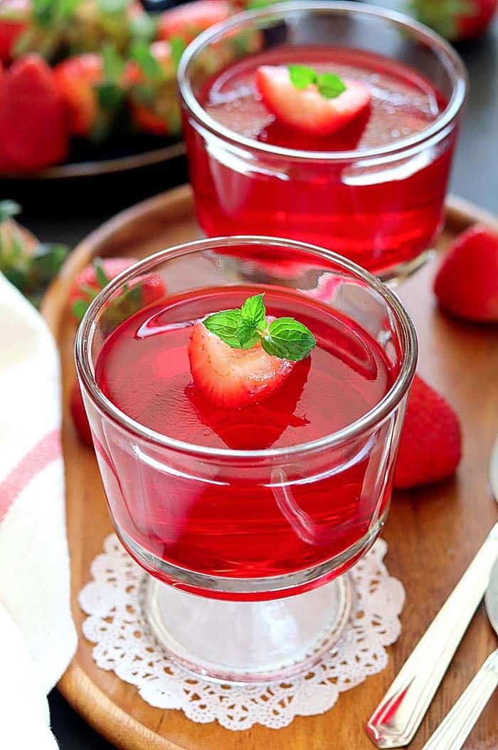 Homemade Vegan Strawberry Jelly (without gelatin) - Ruchiskitchen